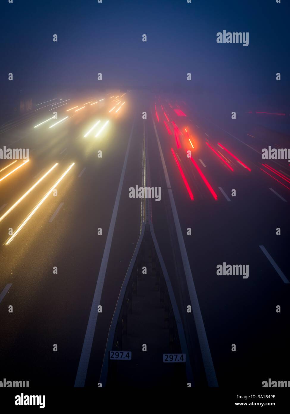 Night light on highway hi-res stock photography and images - Alamy