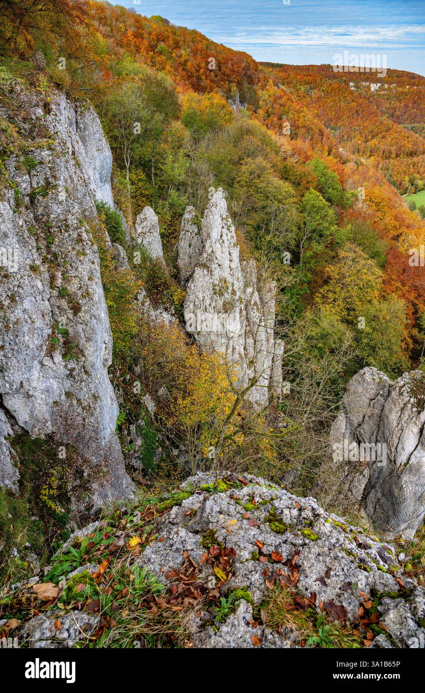 Bad Urach - Sirchingen, Autumn landscape at the Schorrenfels viewpoint ...