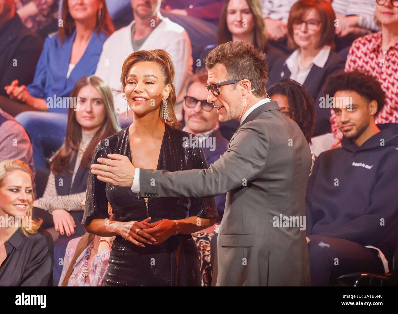 07 March 2025, North Rhine-Westphalia, Cologne: Daniel Hartwich (r ...