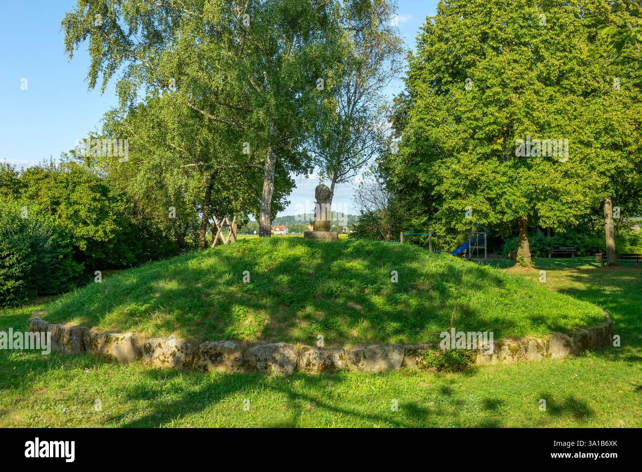 Tübingen - Kilchberg, Early Celtic burial mound from the Hallstatt ...