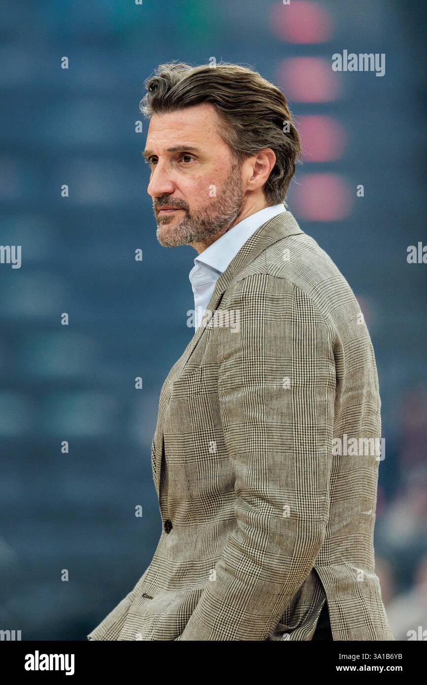 Marko Pesic (Gesch?ftsf?hrer FC Bayern M?nchen Basketball) Turkish Airlines EuroLeague, FC ...