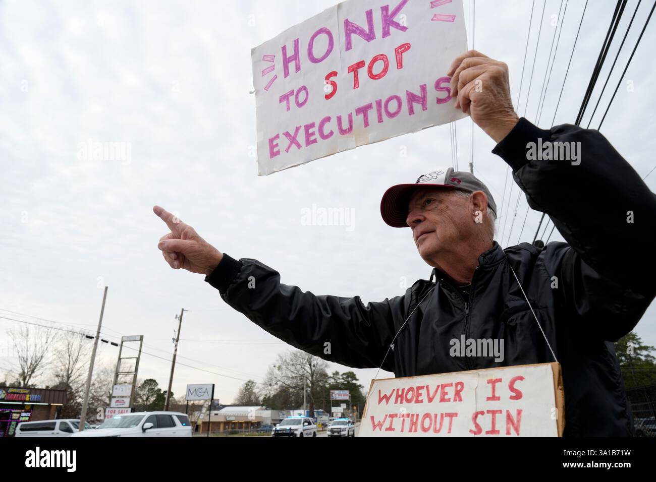 Bucky Bruce protests the scheduled execution of South Carolina inmate ...