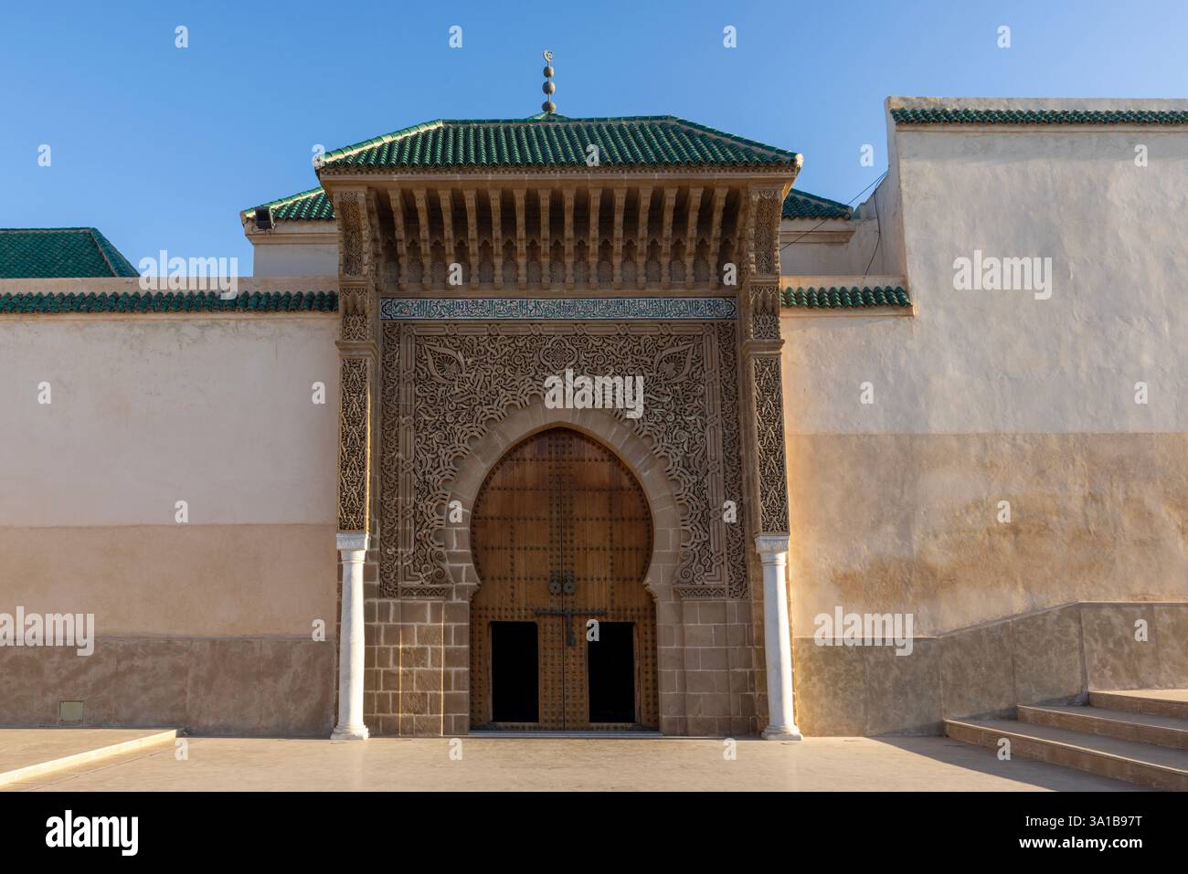 The Mausoleum of Moulay Isma'il contains the tomb of Sultan Moulay Isma ...