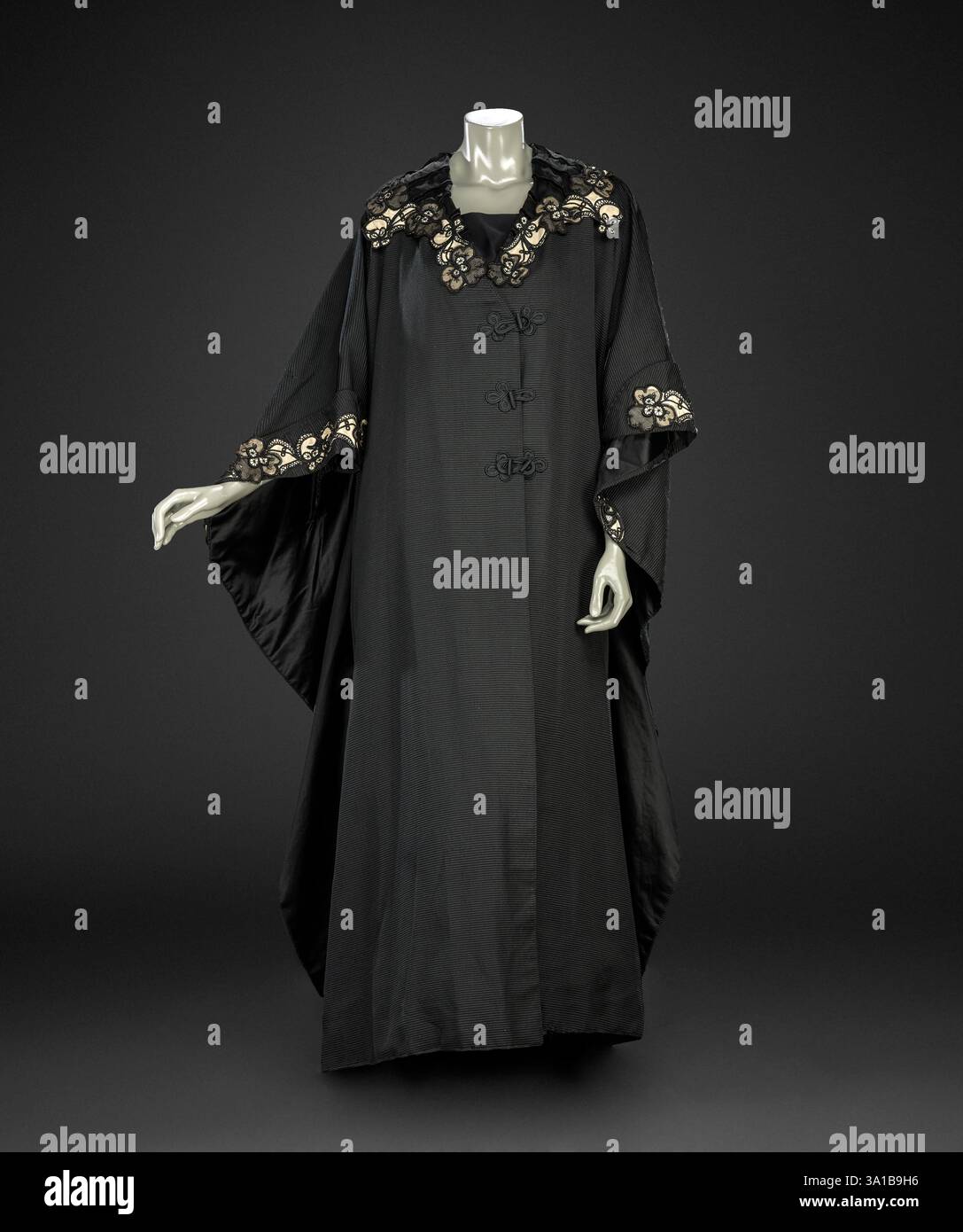 Black silk cloak hi-res stock photography and images - Alamy