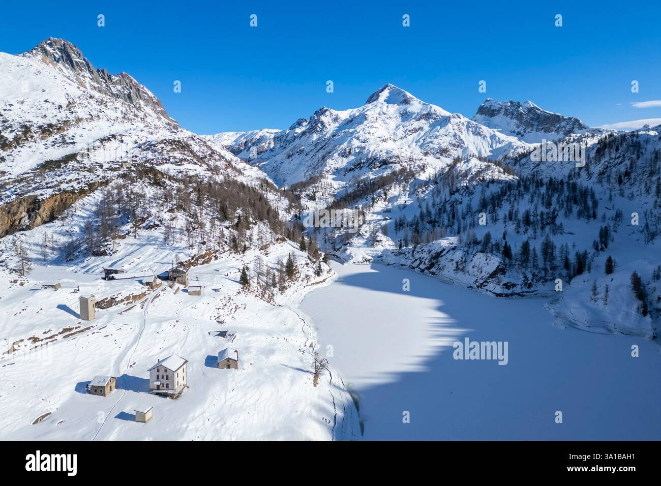 Piano casere lake hi-res stock photography and images - Alamy