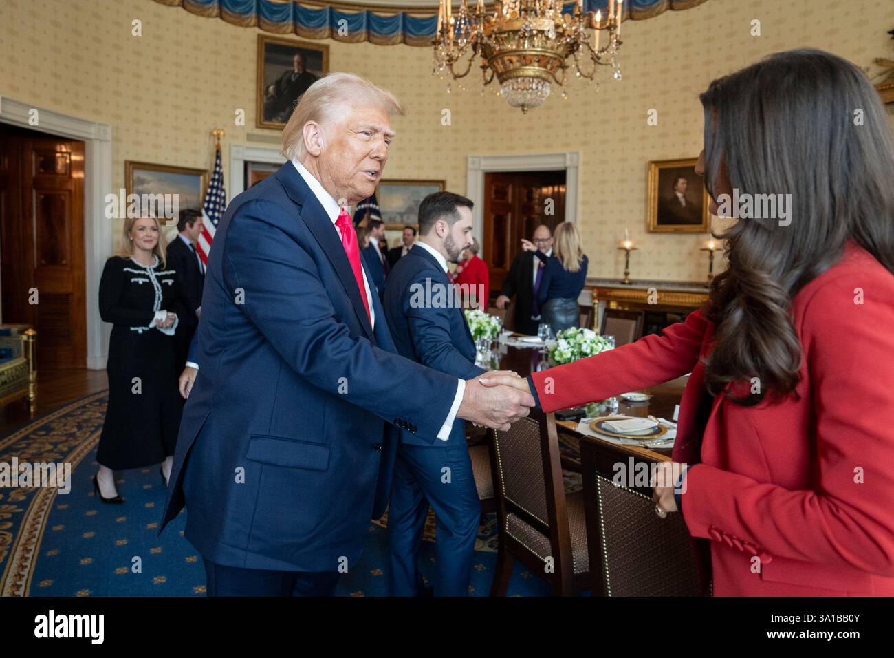 President Donald Trump has lunch with network news anchors, Tuesday ...