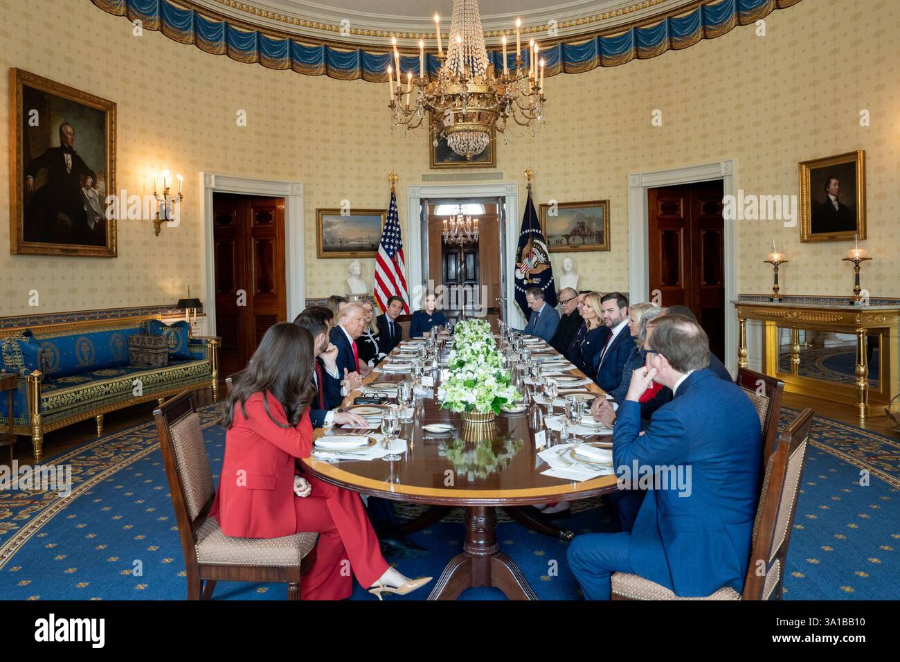 President Donald Trump has lunch with network news anchors, Tuesday ...