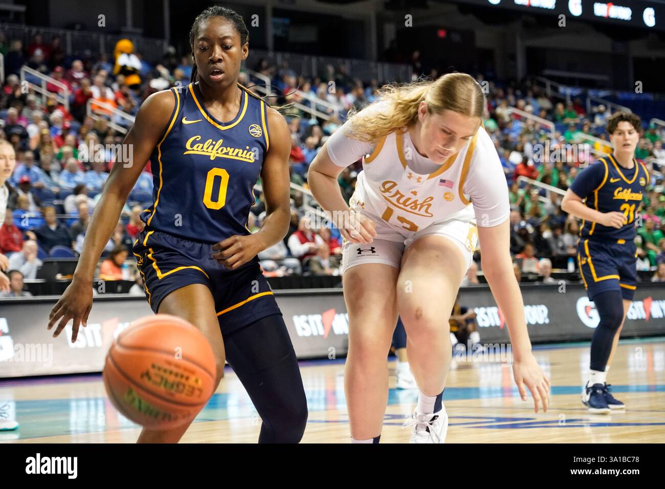 California forward Ugonne Onyiah (0) and Notre Dame forward Kate Koval ...