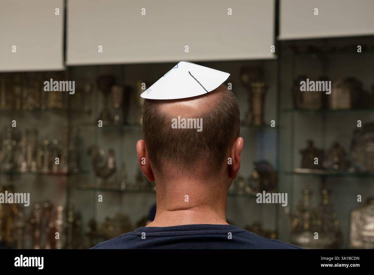 Man wearing paper kippah Stock Photo - Alamy