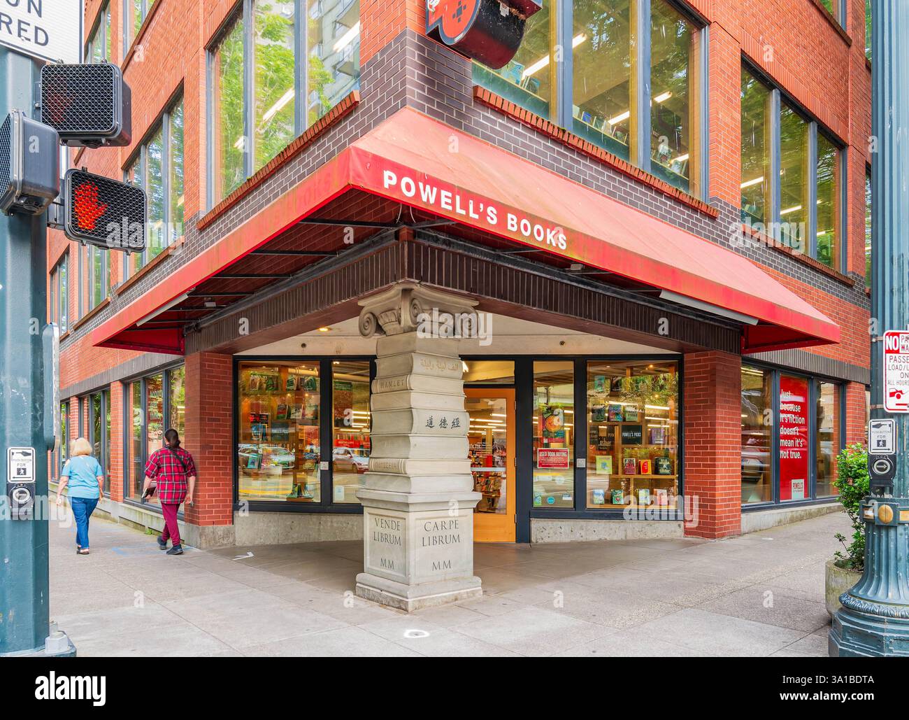 Powells books hi-res stock photography and images - Alamy