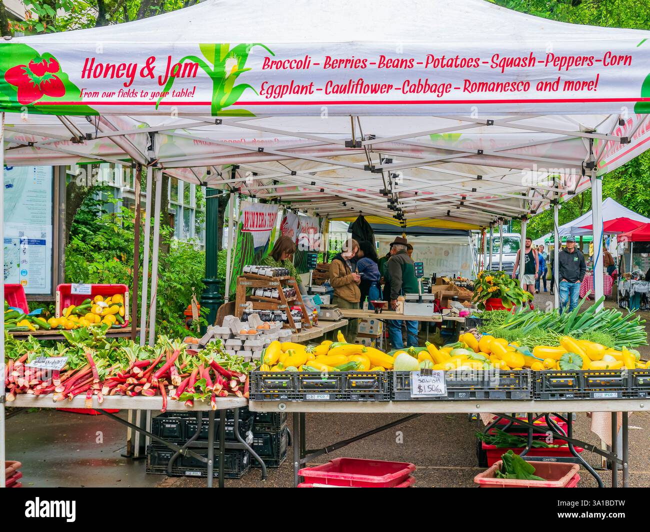 Portland, JUN 15 2023 - Daytime view of the Oregon Farmers Market Stock ...