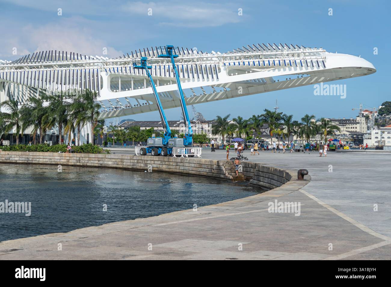 Partial view of the Museum of Tomorrow’s south side at Praça Mauá ...
