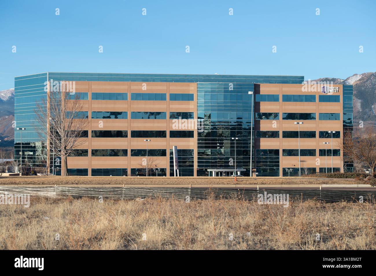 New commercial office building in the Interquest Business Park ...