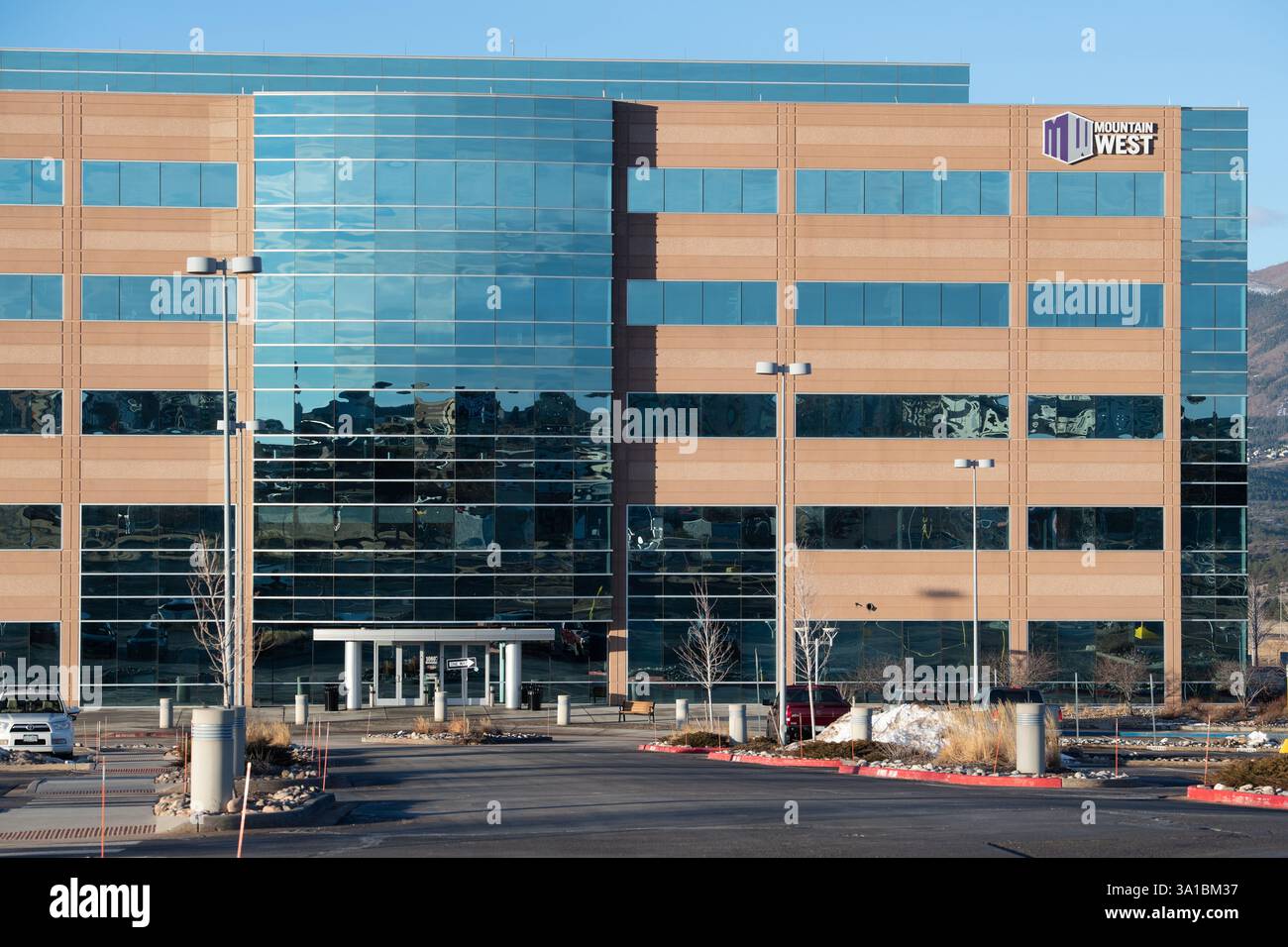 New commercial office building in the Interquest Business Park ...