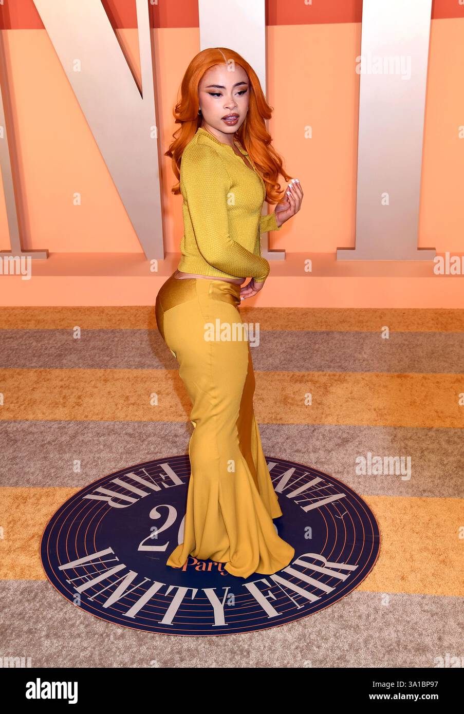 BEVERLY HILLS, CALIFORNIA - MARCH 02: Ice Spice attends the 2025 Vanity ...