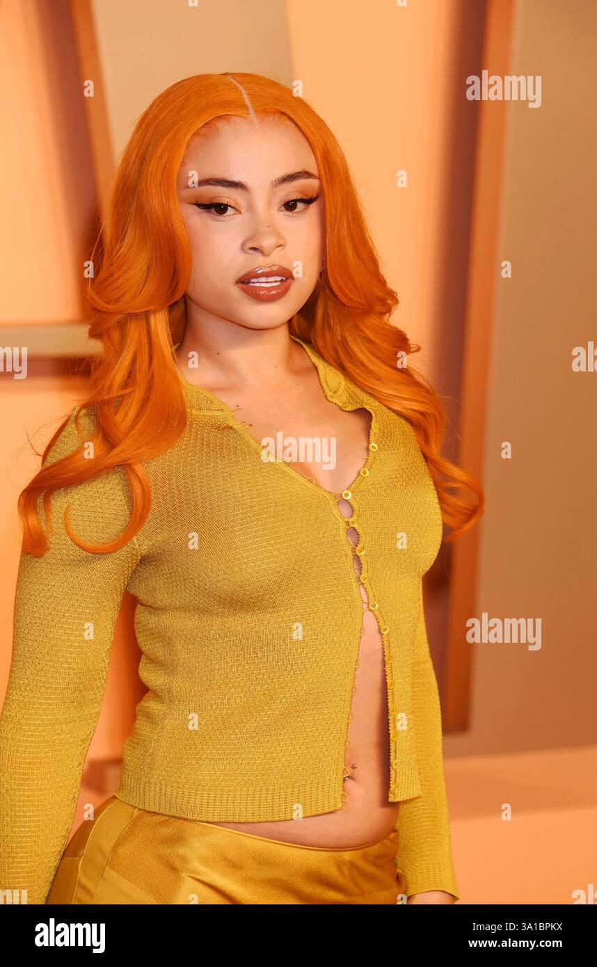 BEVERLY HILLS, CALIFORNIA - MARCH 02: Ice Spice attends the 2025 Vanity ...