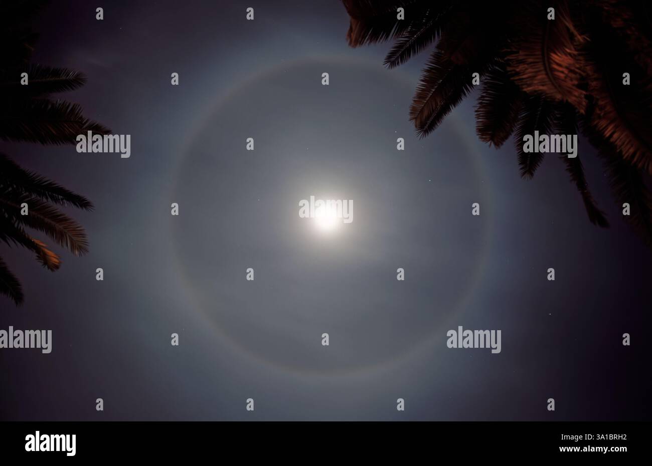 Hexagonal light refraction hi-res stock photography and images - Alamy