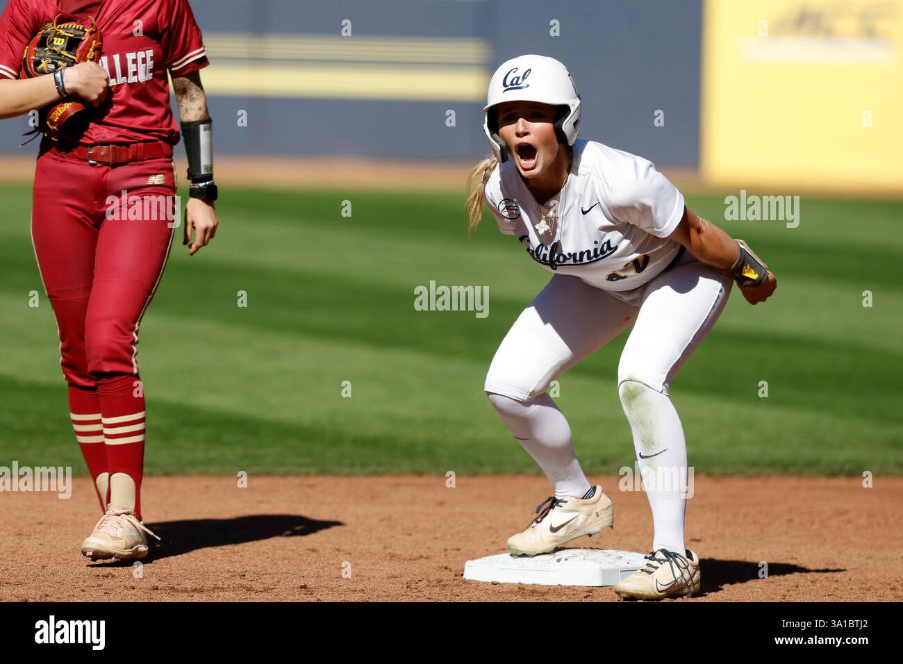 California batter Kaylee Pond (42) reacts after hitting a double during ...