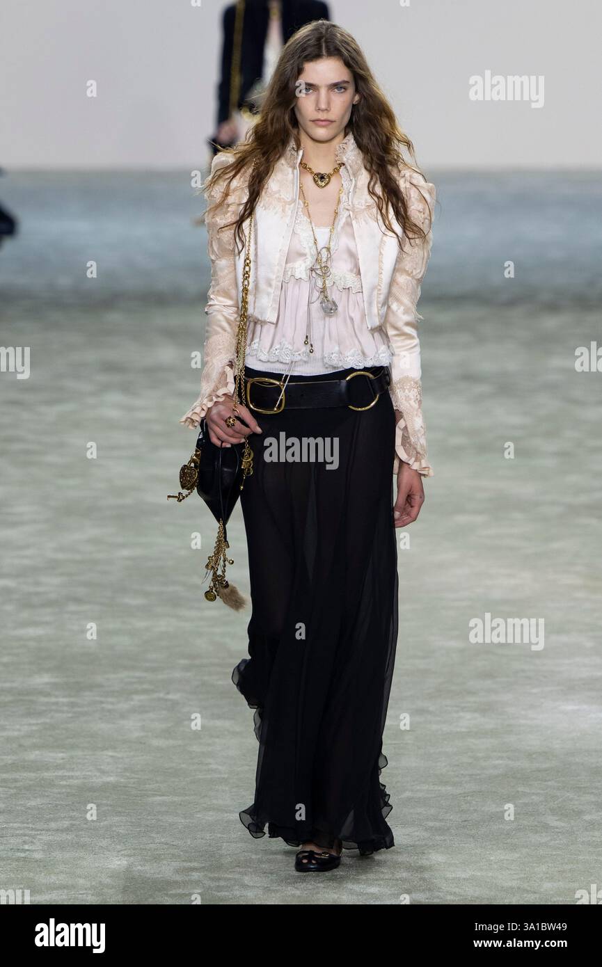 Model Betsy Gaghan walks on the runway during the Chloe Ready to Wear ...