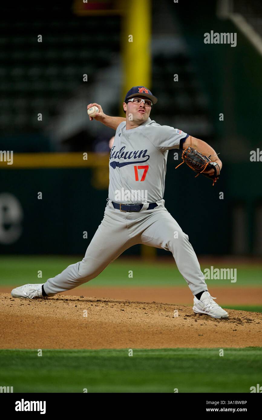 Auburn Tigers pitcher Samuel Dutton (17) during an NCAA baseball game ...