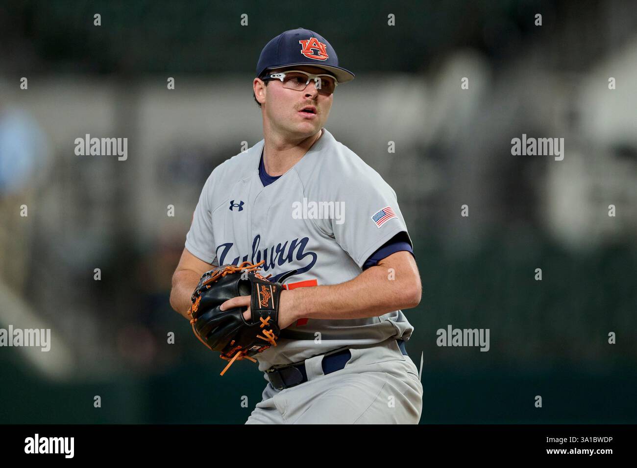 Auburn Tigers pitcher Samuel Dutton (17) during an NCAA baseball game ...
