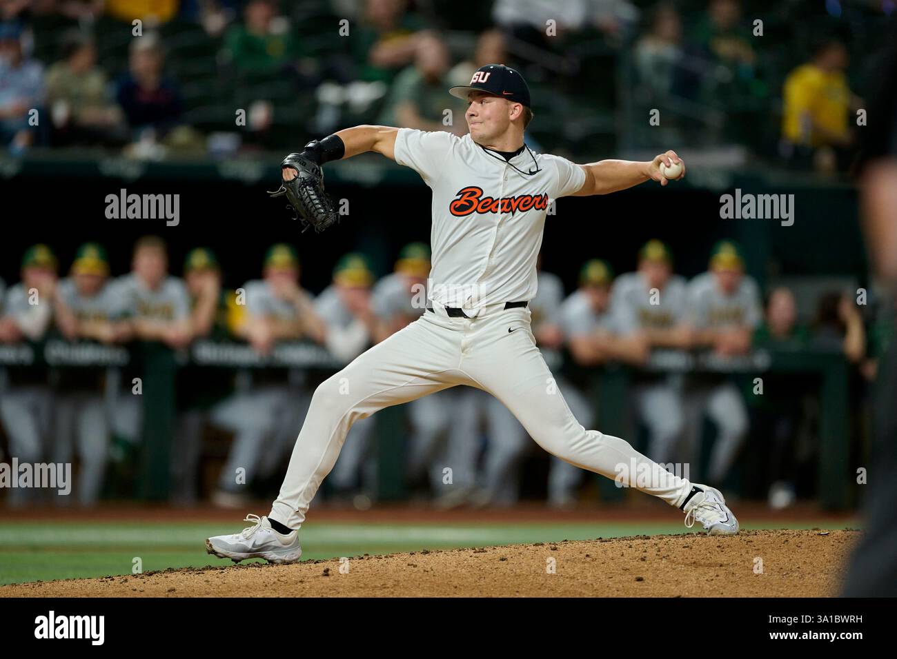 Oregon State Beavers pitcher Nelson Keljo (36) during an NCAA baseball ...
