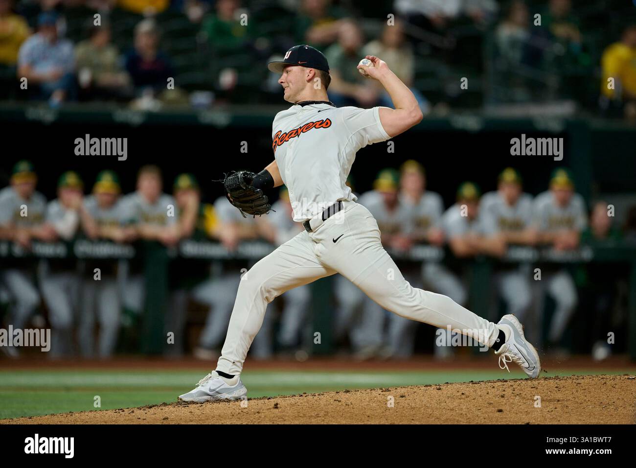 Oregon State Beavers pitcher Nelson Keljo (36) during an NCAA baseball ...