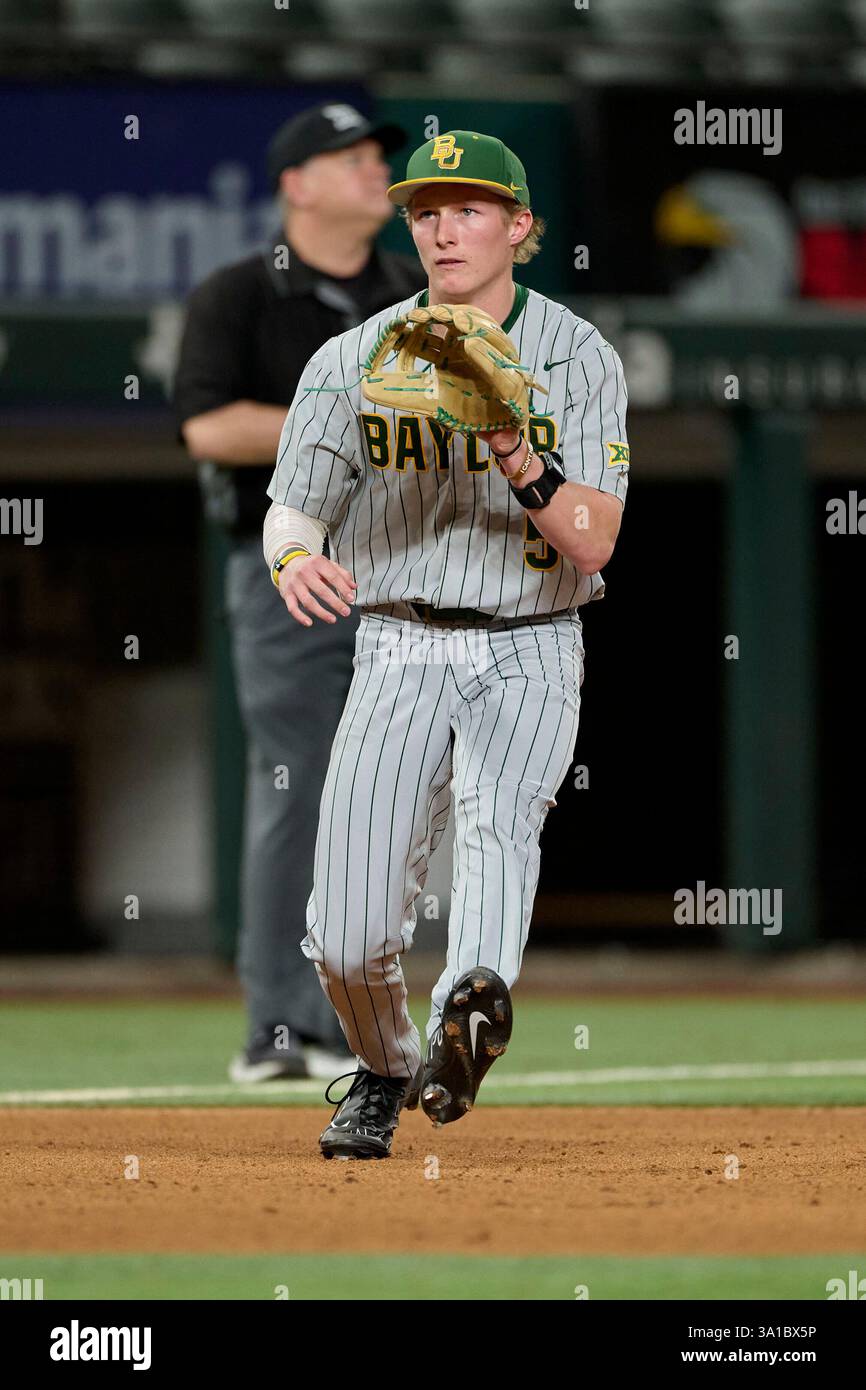 Baylor Bears third baseman Pearson Riebock (5) catching a throw during ...