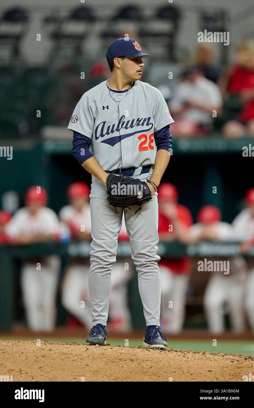 Auburn Tigers pitcher Ryan Hetzler (28) during an NCAA baseball game ...