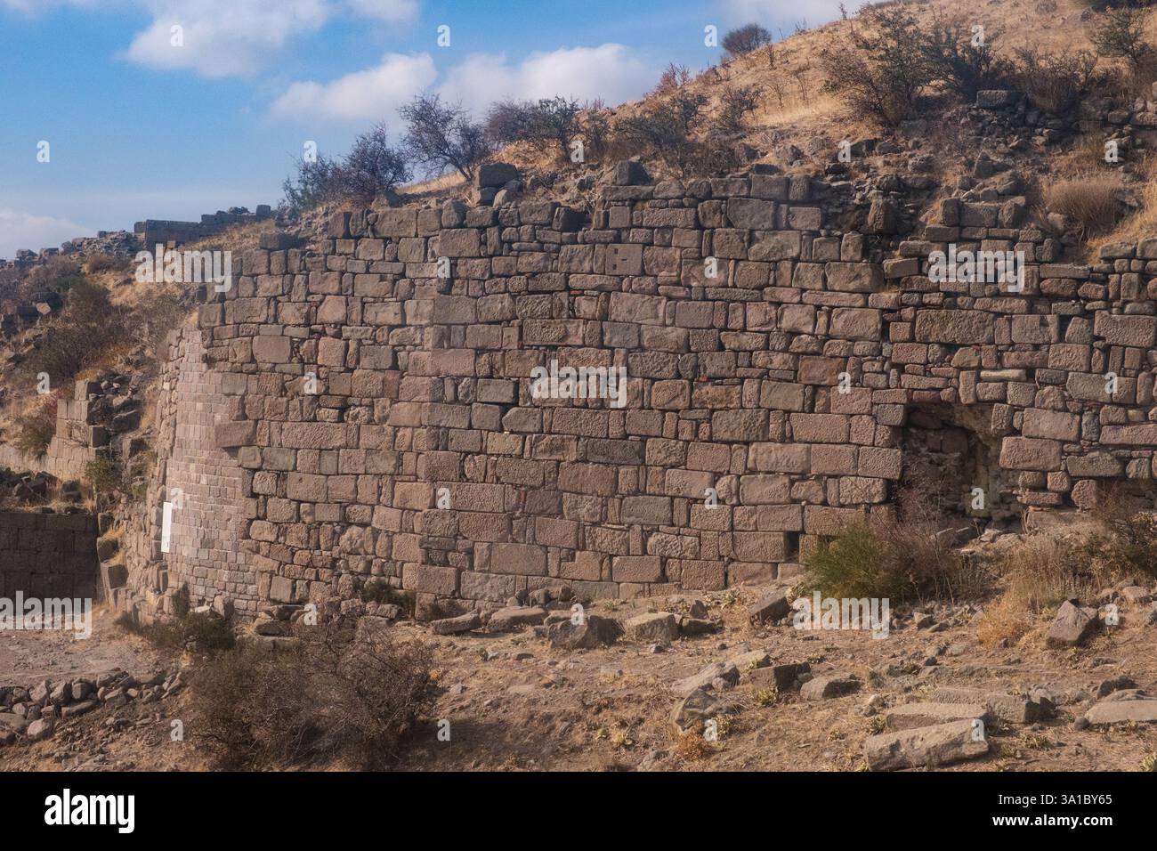 Pergamon, Turkey, Turkiye. Wall of the Acropolis Stock Photo - Alamy