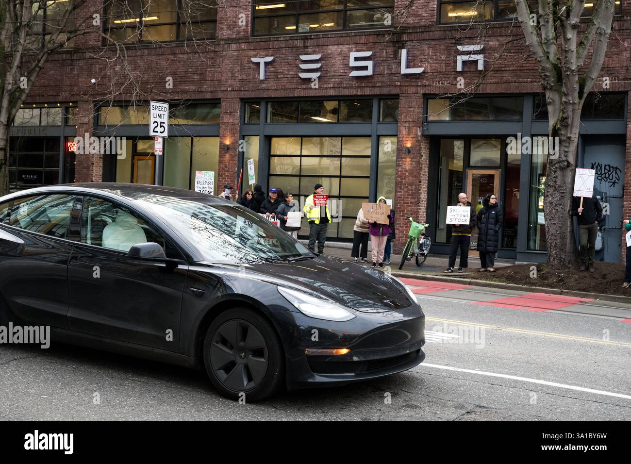 Seattle, USA. 7th Mar 2025. Activists gather at the South Lake Union ...