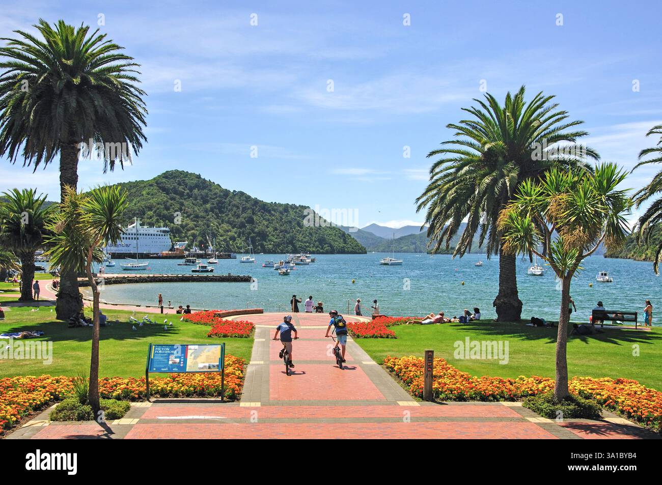 Marlborough Sounds from Picton Memorial Park, Picton (Waitohi ...