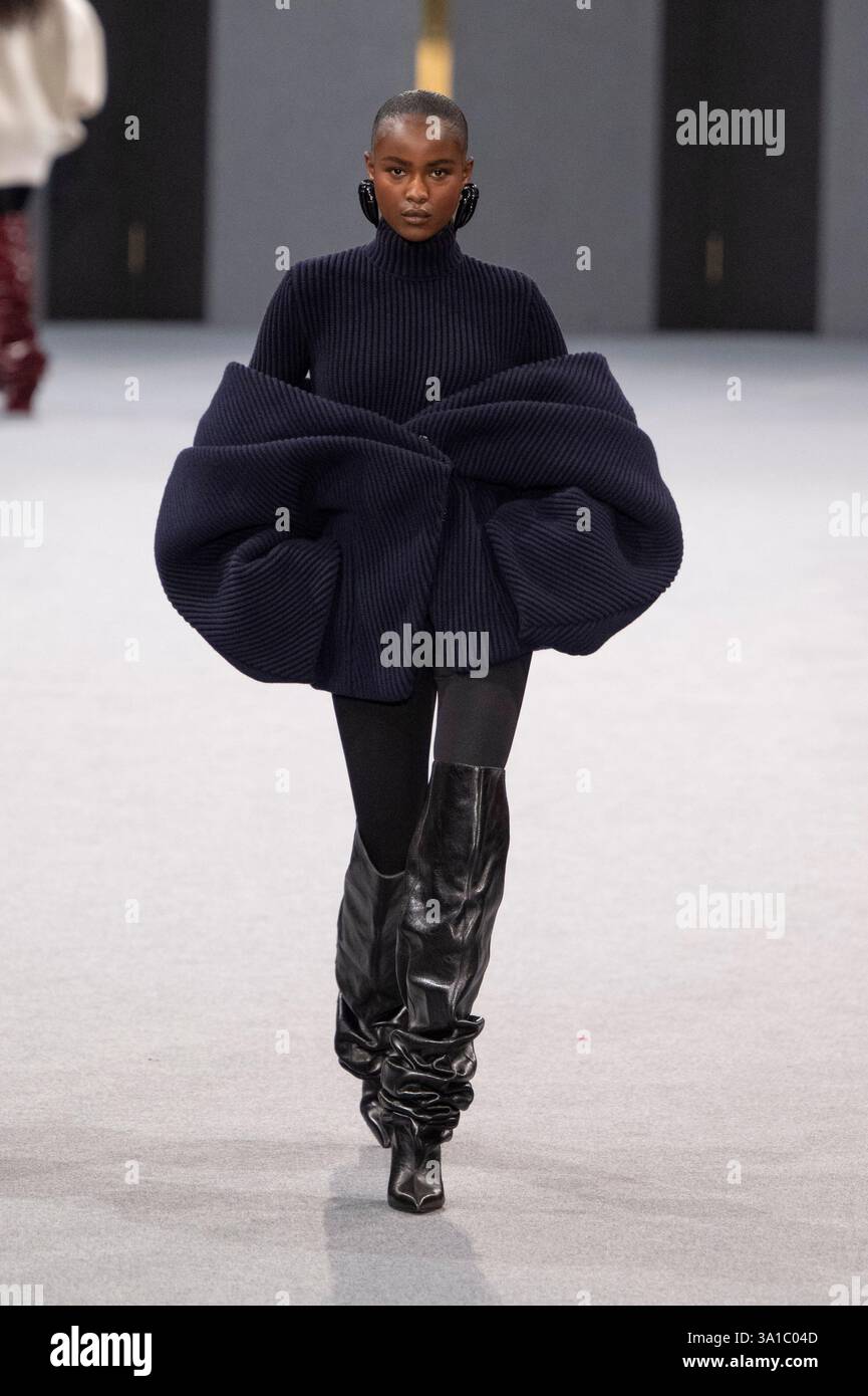 Model Layla Etengan walks on the runway during the Balmain Ready to ...