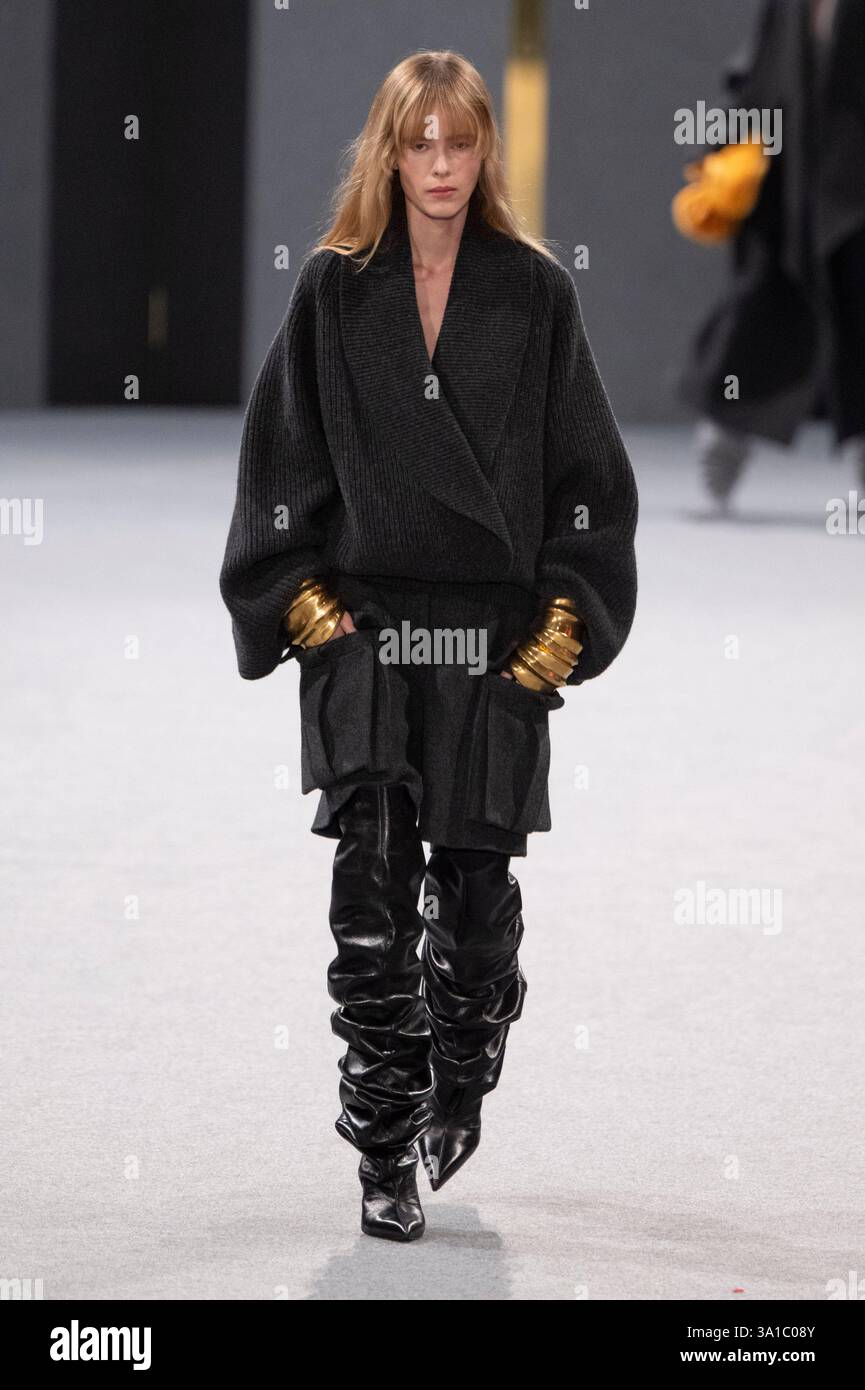 Paris, France. 05th Mar, 2025. Model Kristine Lindseth walks on the ...