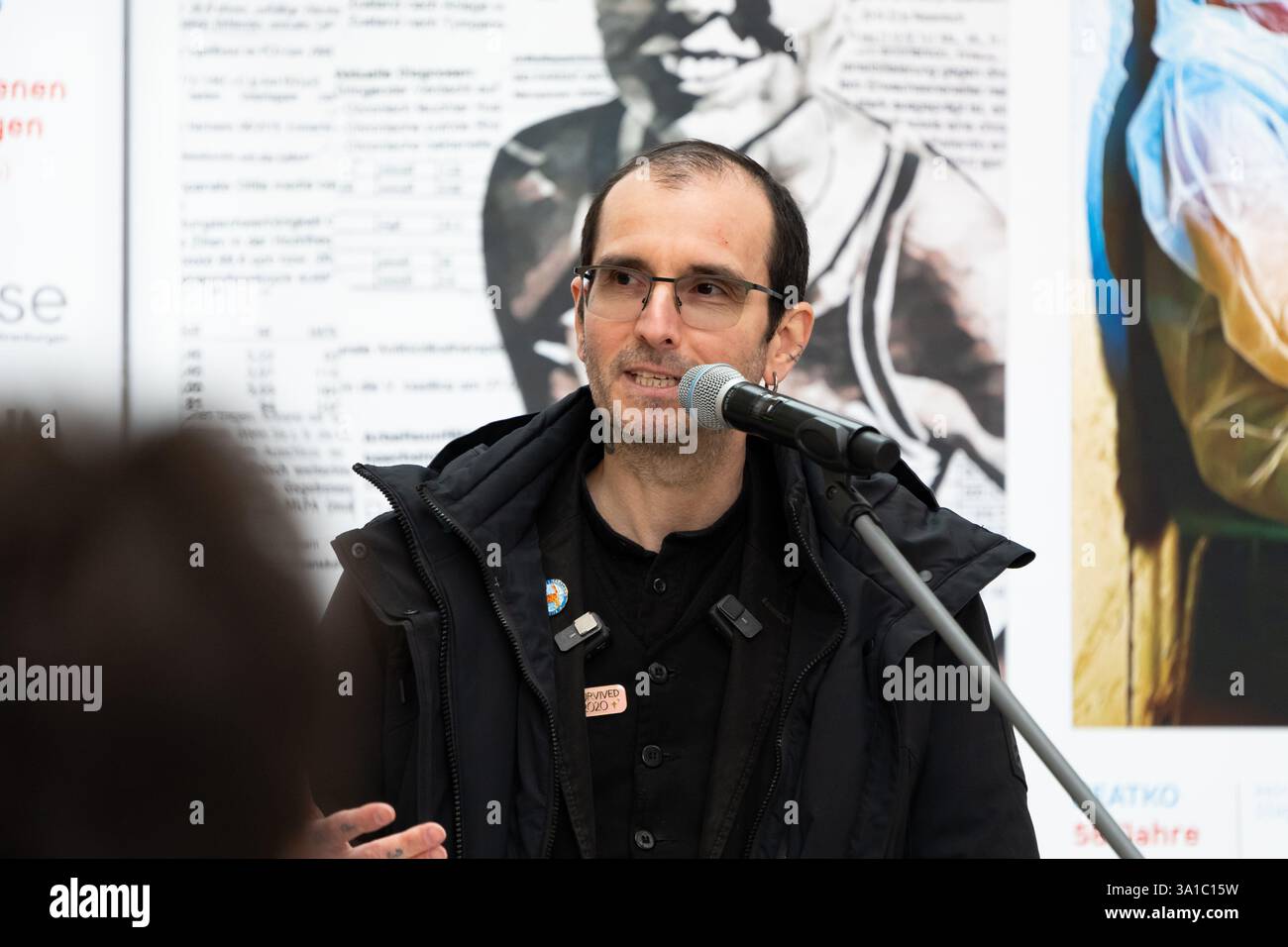 Dr. Mark Benecke opening an exhibition in the Dresden central station ...