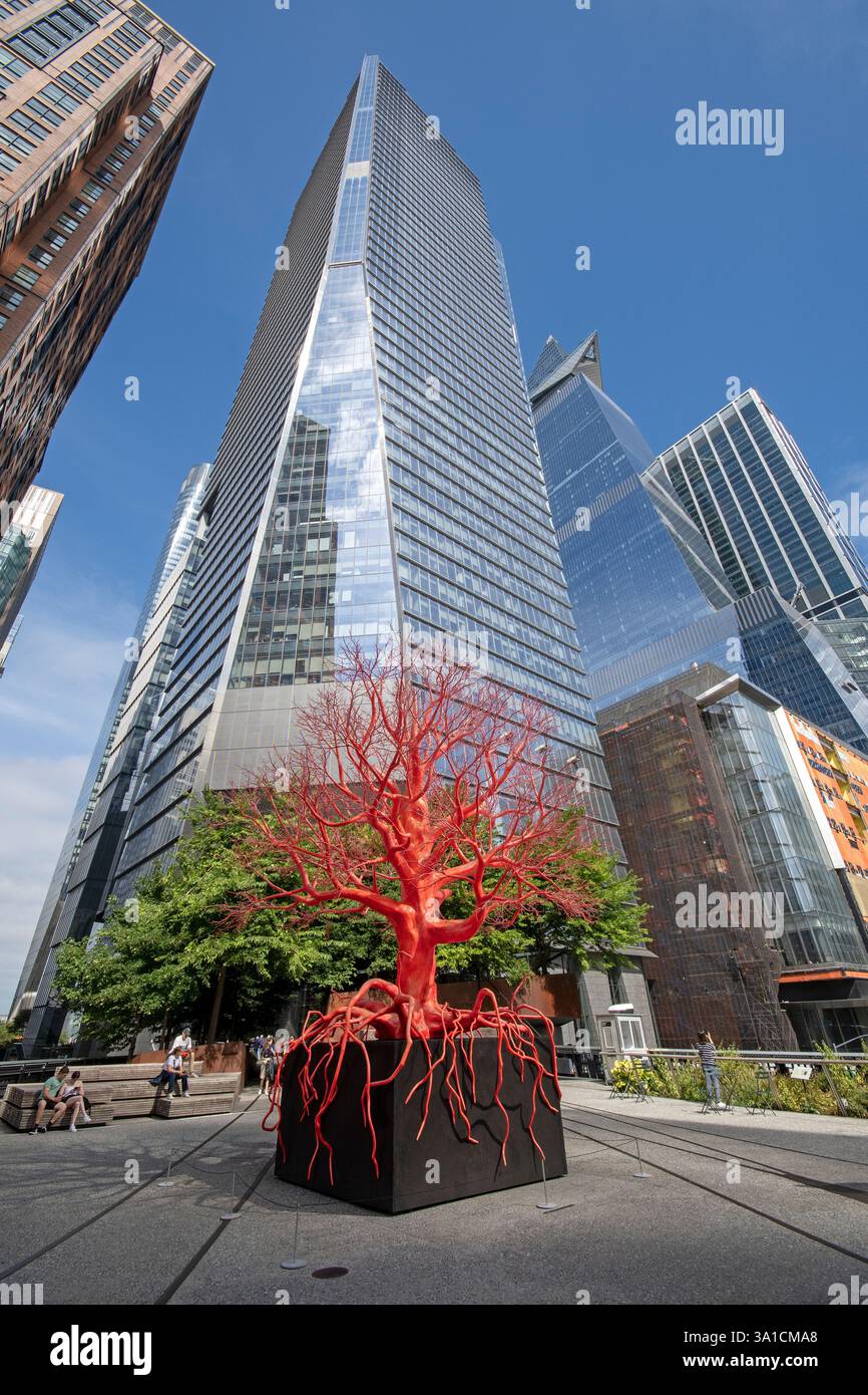 Sculpture "Old Tree" (by Pamela Rosenkranz) along the High Line Park ...