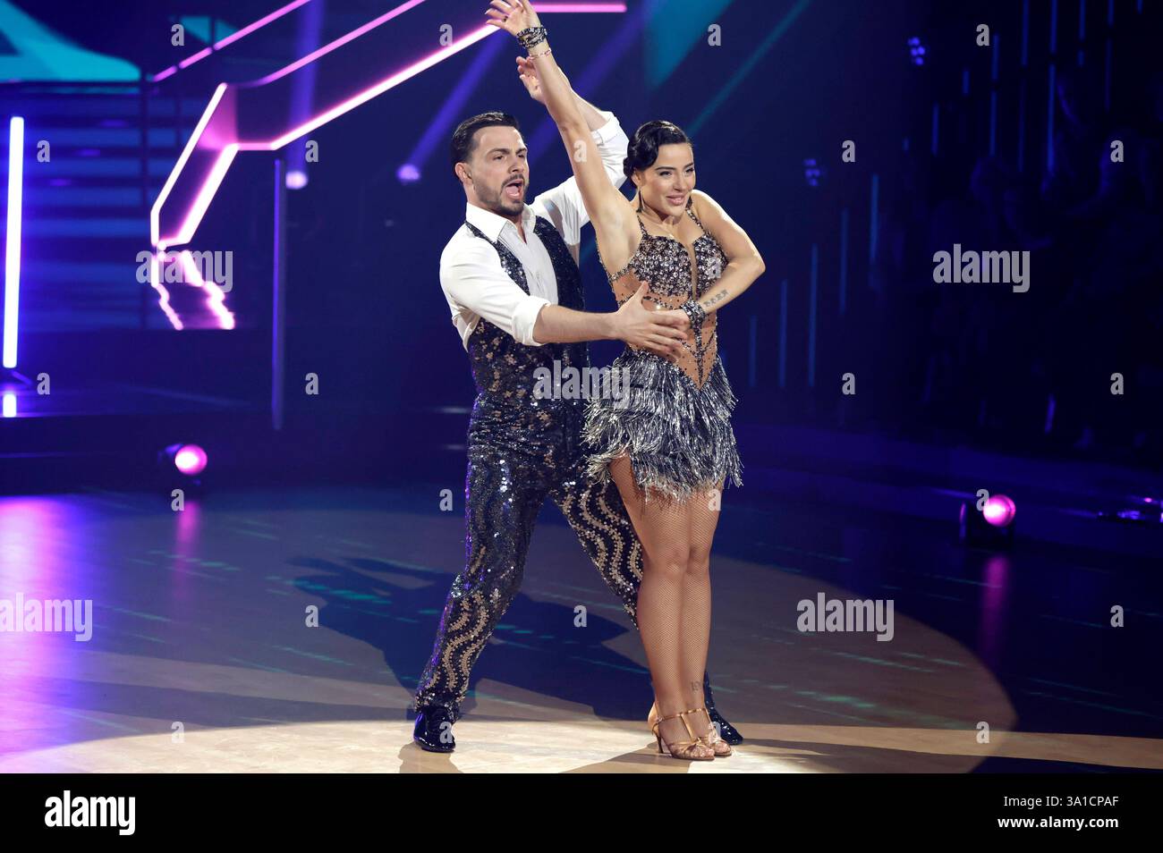 Leyla Lahouar mit Sergiu Maruster in der zweiten Live-Show der 18 ...