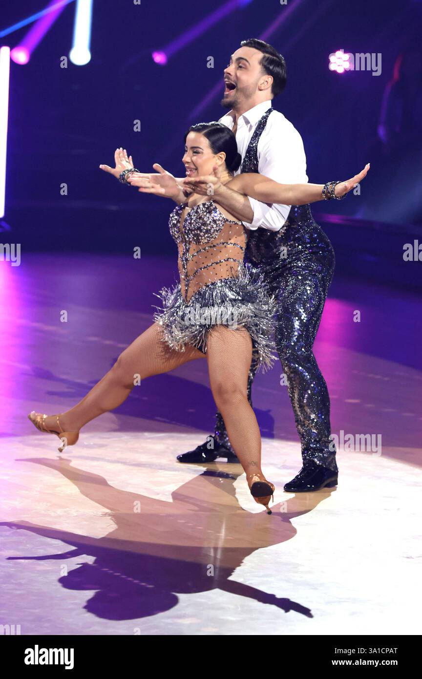 Leyla Lahouar mit Sergiu Maruster in der zweiten Live-Show der 18 ...