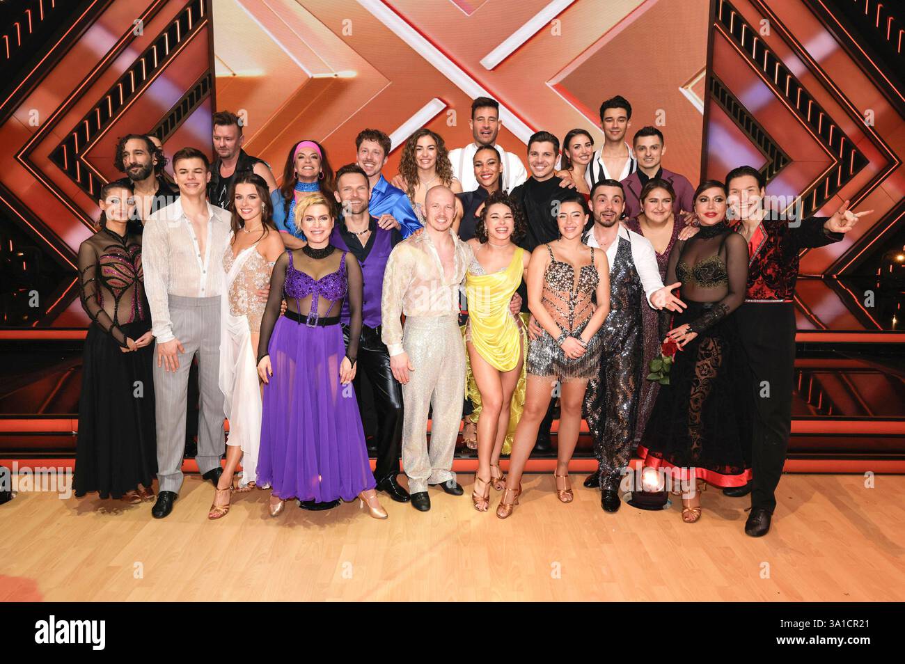 Paola Maria, Massimo Sinato, Taliso Engel, Ben Zucker, Patricija Ionel ...