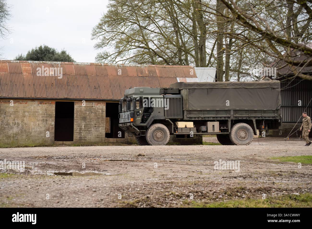 British army man support vehicle hi-res stock photography and images ...