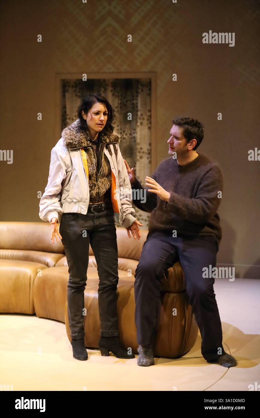 Eva Meckbach und Sebastian Schwarz während der Fotoprobe für das Stück ...