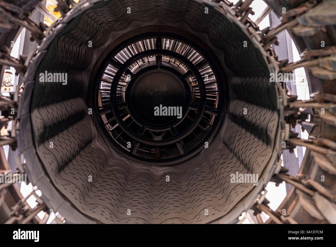 Inside jet engine hi-res stock photography and images - Alamy
