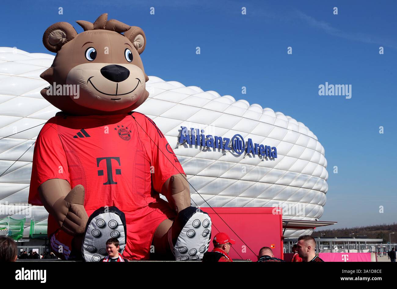 Fussball, Herren, Bundesliga, Saison 2024/2025, FC Bayern München - VFL ...