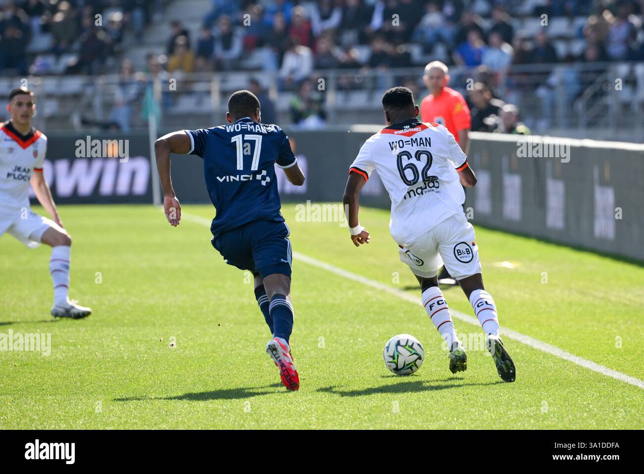 17 Adama CAMARA (pfc) - 62 Arthur AVOM (fcl) during the ligue 2 BKT match between Paris and ...