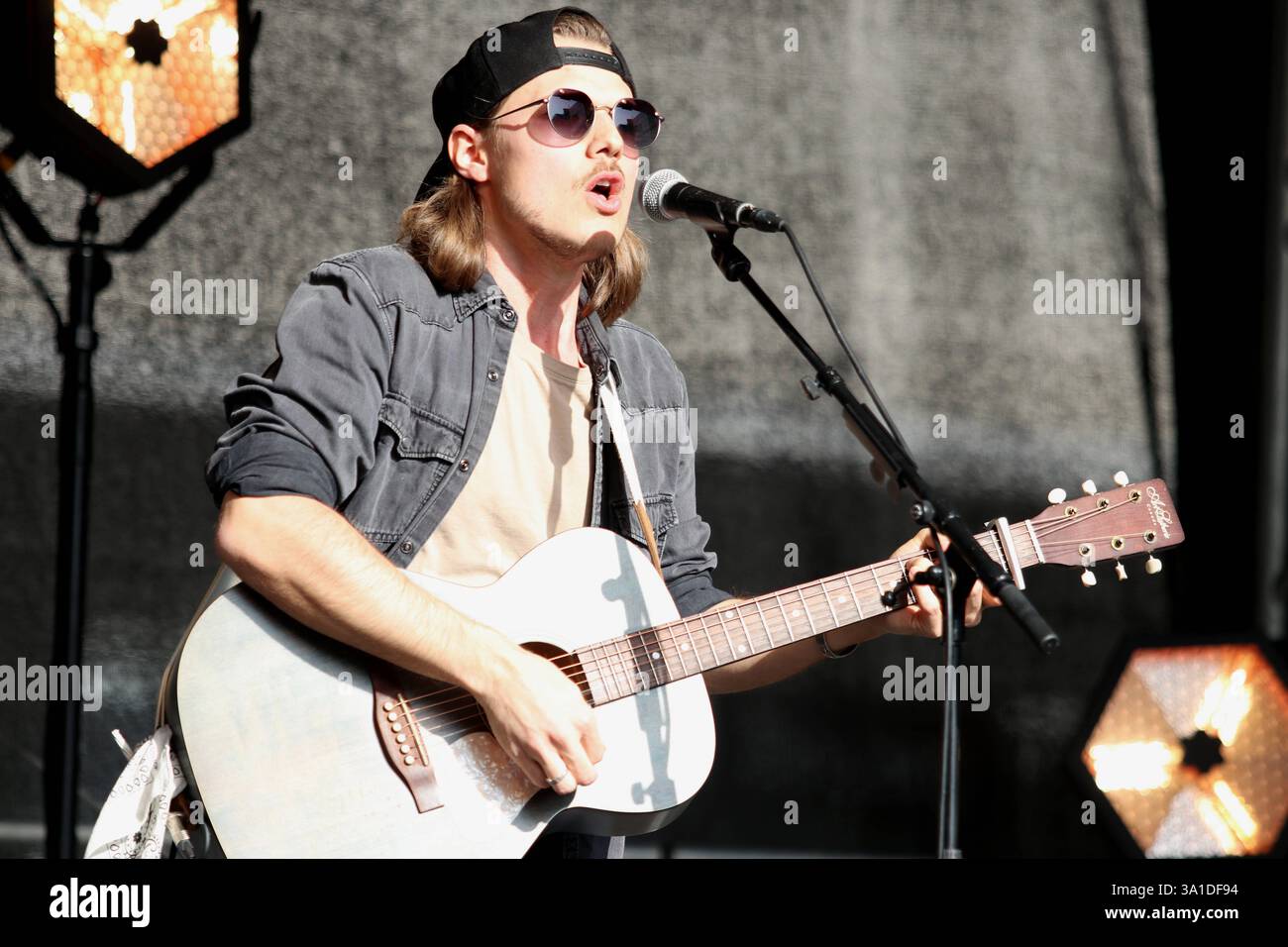 Sam Barber beim C2C Country To Country Festival in Berlin 2025 *** Sam Barber at the C2C Country ...