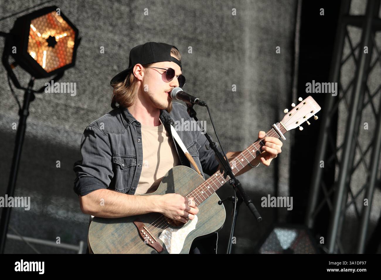 Sam Barber beim C2C Country To Country Festival in Berlin 2025 *** Sam ...