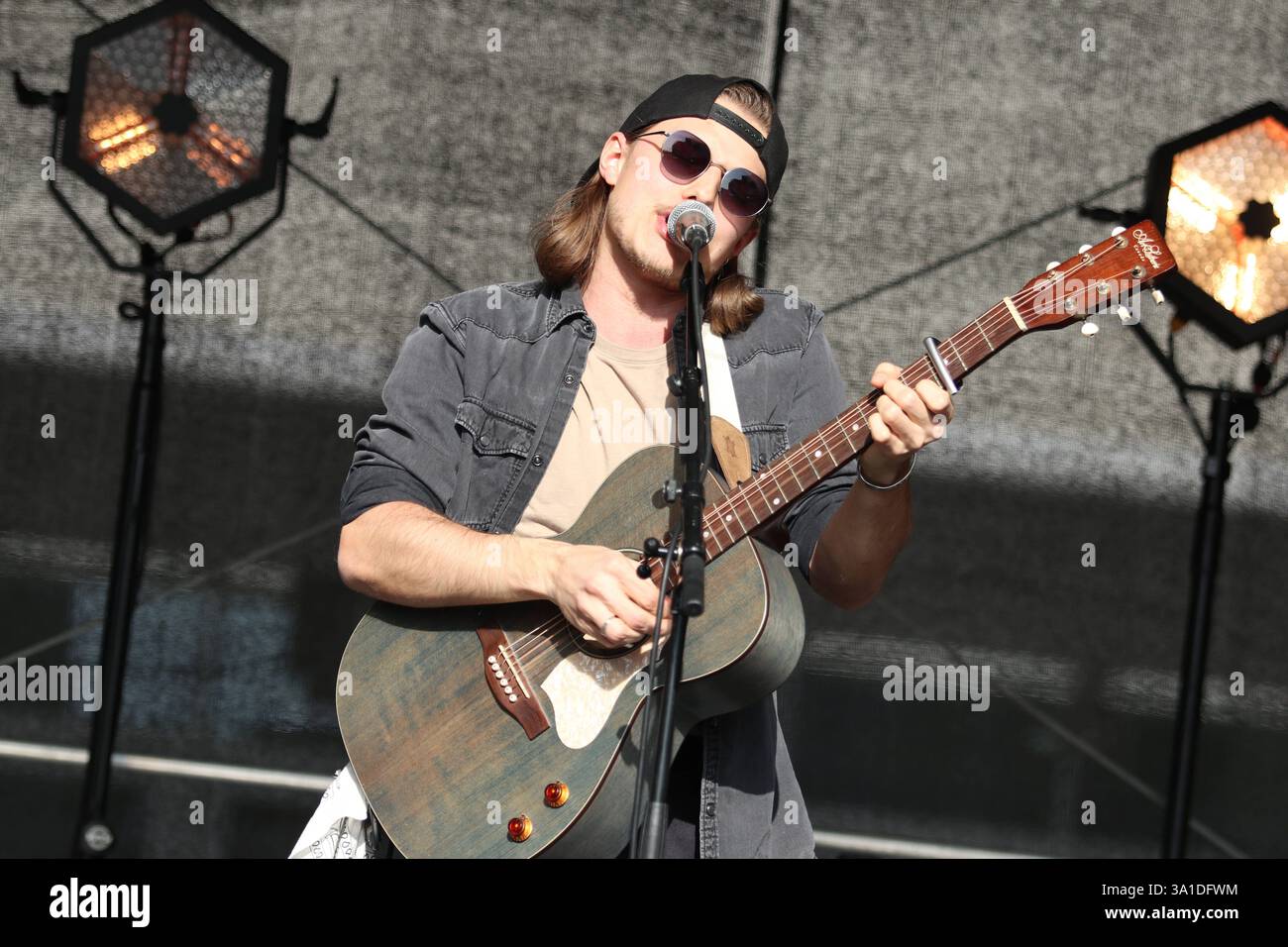 Sid Bader beim C2C Country To Country Festival in Berlin 2025 *** Sid ...