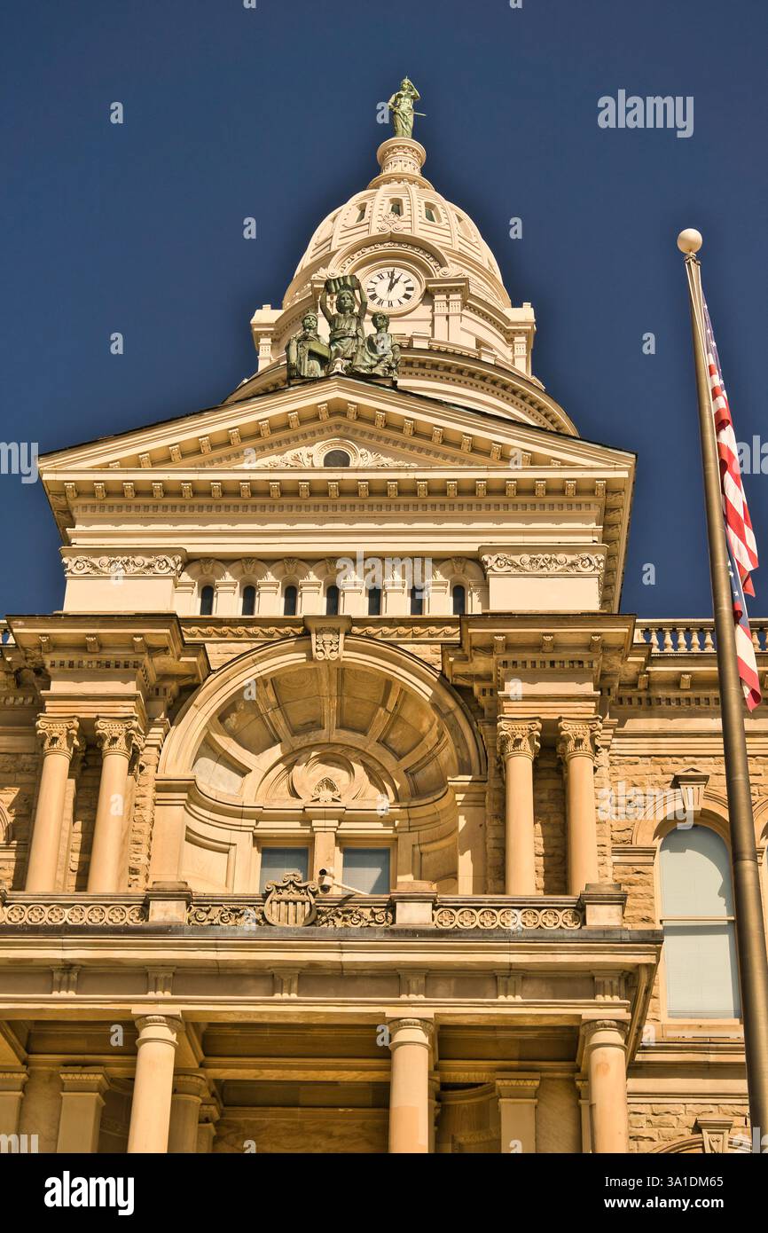 Miami Oh, County Courthouse in downtown Troy, Ohio, USA 2025 Stock ...