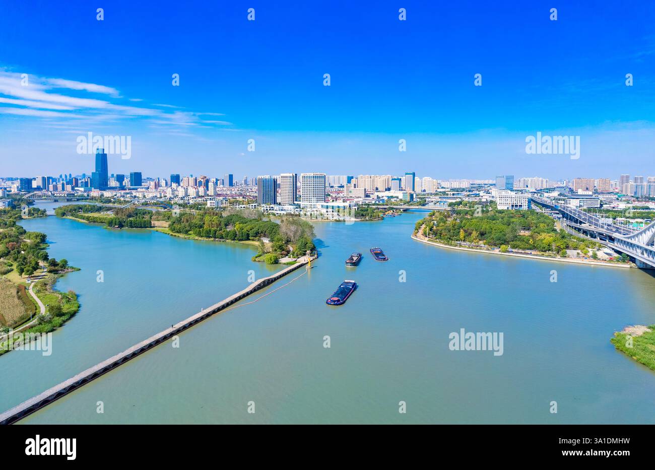 Urban environment of Baodai Bridge and Xiegang Bridge in Suzhou ...