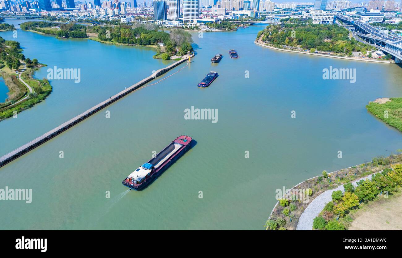 Urban environment of Baodai Bridge and Xiegang Bridge in Suzhou ...